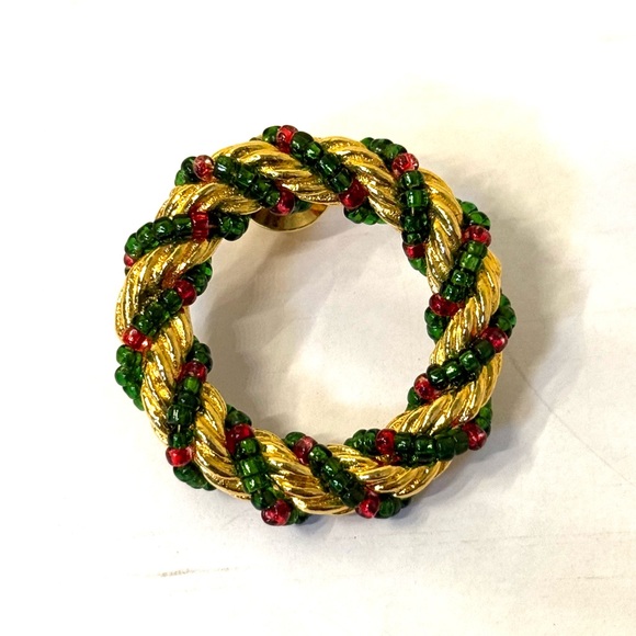 Jewelry | Vintage Christmas Wreath Lapel Pin With Red And Green Glass ...